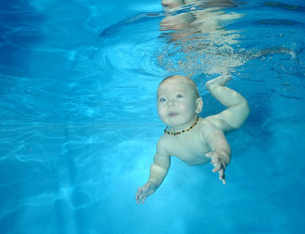 Underwater Photographs of Swimming Babies | Amusing Planet